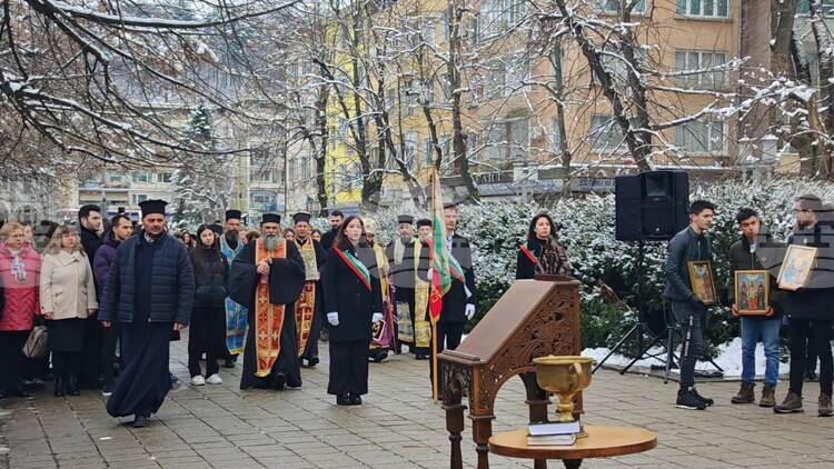 BTA :: Aprilov National High School Receives President's Badge of ...