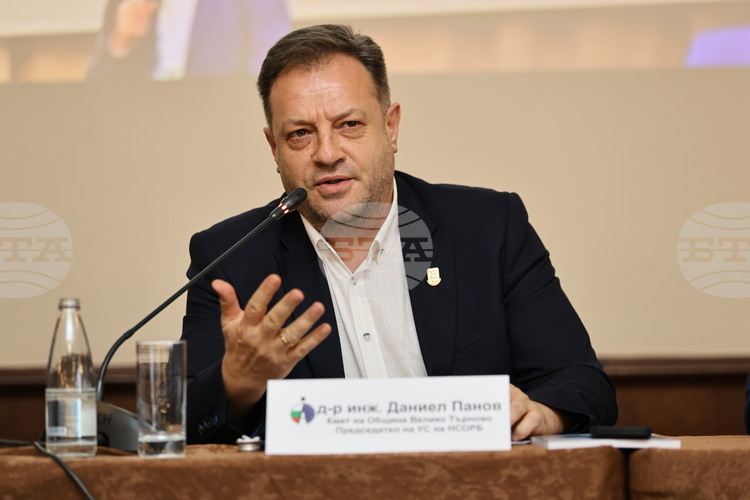 BTA :: Veliko Tarnovo Mayor Panov: Budget Up by 13% in 2025, BGN 2.7 ...