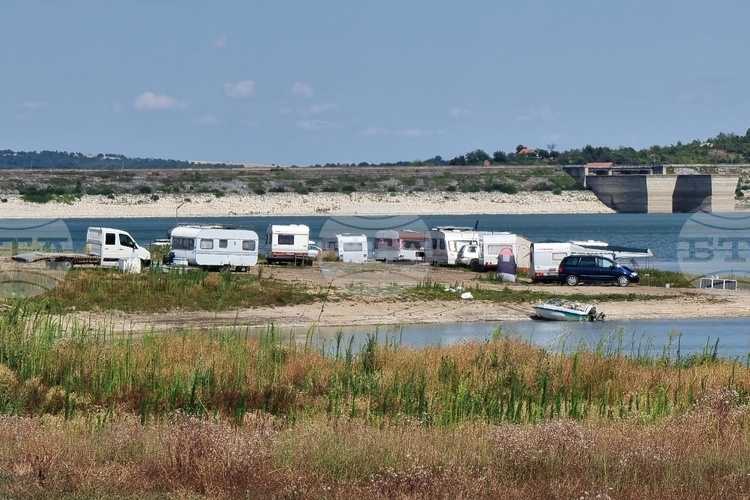 БТА :: В Истанбул каравани ще могат да спират само на одобрени от общината места