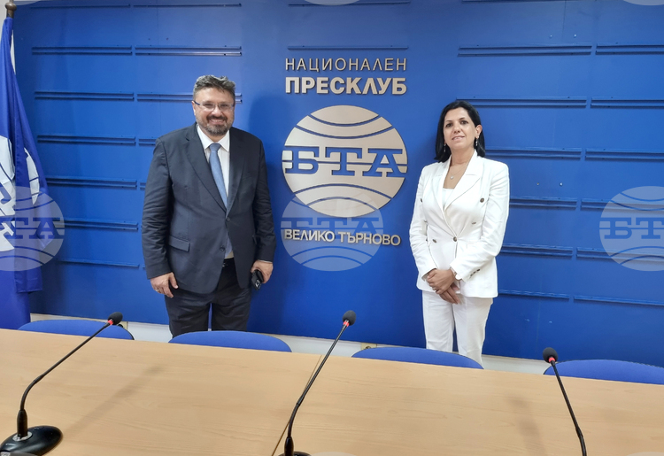 BTA :: Armenpress Director General Joins 117th Independence Day ...