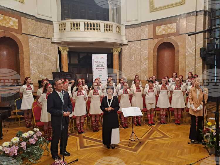 BTA :: Japanese Ambassador Sings with Bulgarian National Radio Children ...