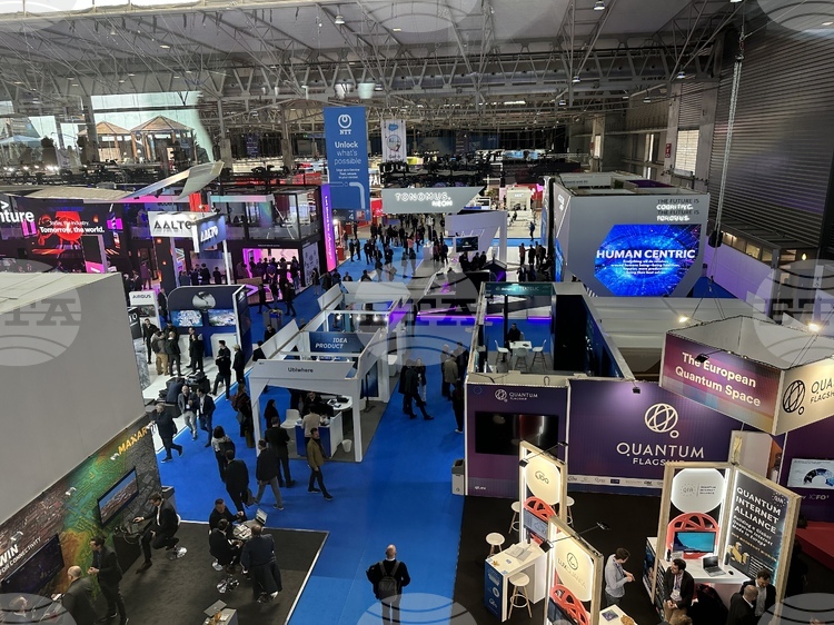 БТА :: Какво ново бе представено на Световното изложение за мобилни ...