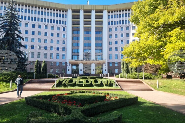 BTA :: Three Parties, Two Coalitions Set to Enter Moldova's Parliament - Early Returns