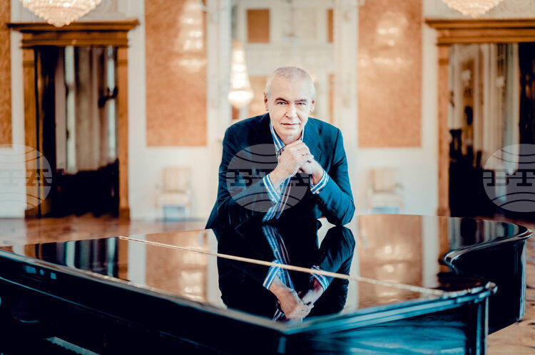 BTA :: Pianist Ivo Pogorelich to Perform with Sofia Philharmonic