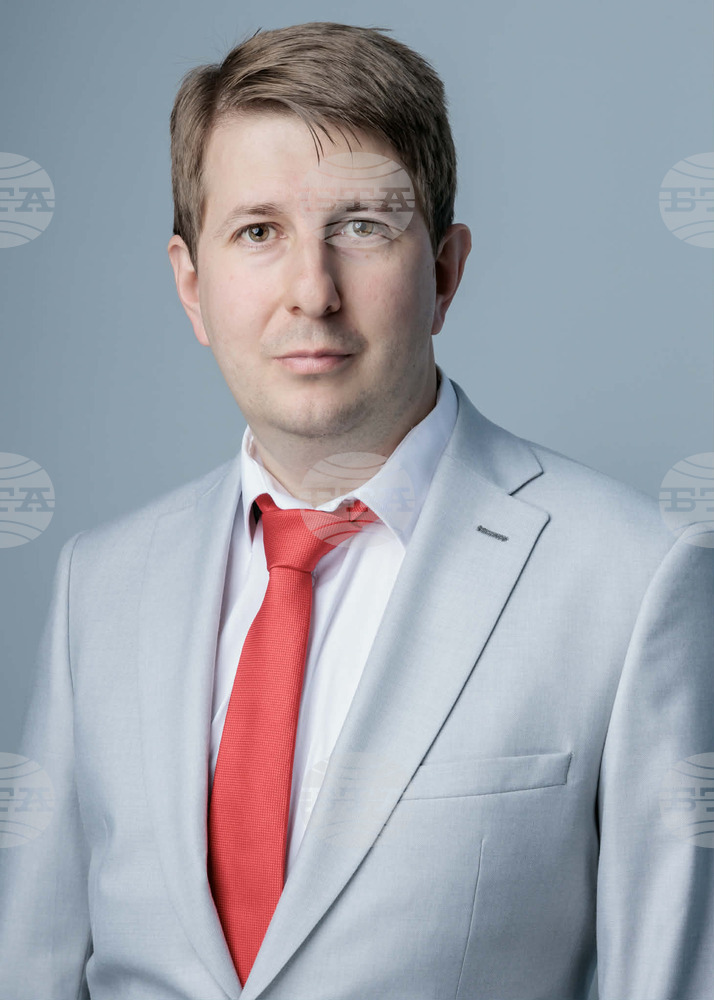 БТА :: Водачът на листата на „БСП-Обединена левица“ Михаил Михалев ...