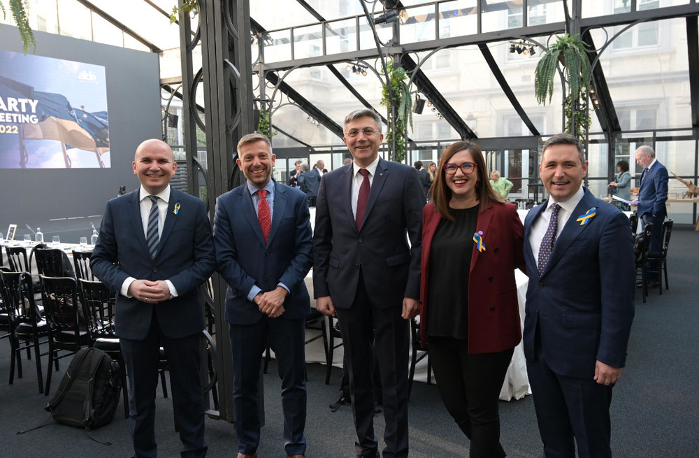 BTA :: MRF Chairman Mustafa Karadayi Attends ALDE Leaders Meeting