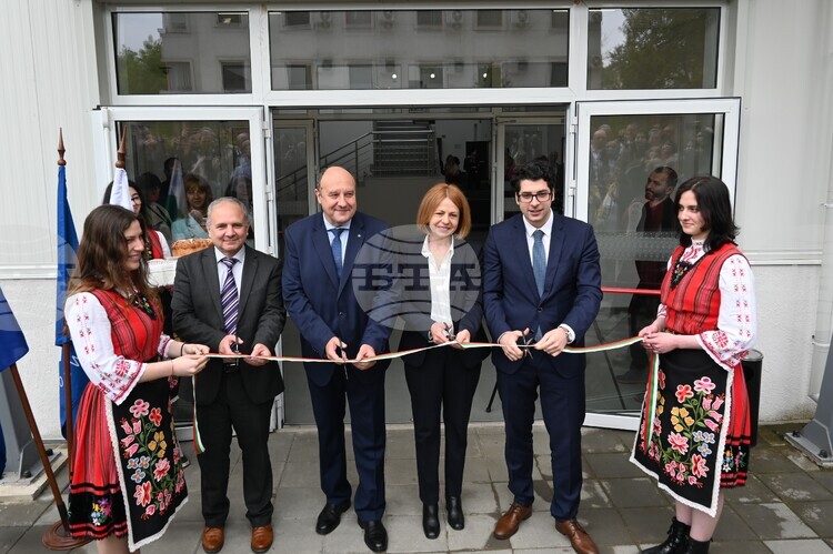 БТА :: Център за дигитални технологии бе открит в Техническия ...