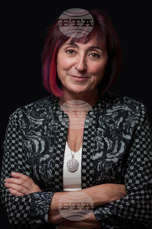 БТА :: Испанската писателка Елия Барсело представя книгата си „Да ...