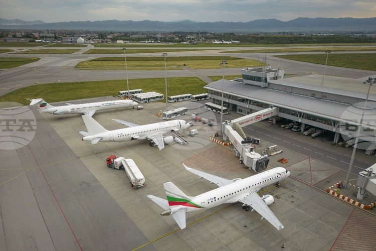 BTA :: Bulgaria's First Career Fair in Aviation Industry Opens at Sofia ...