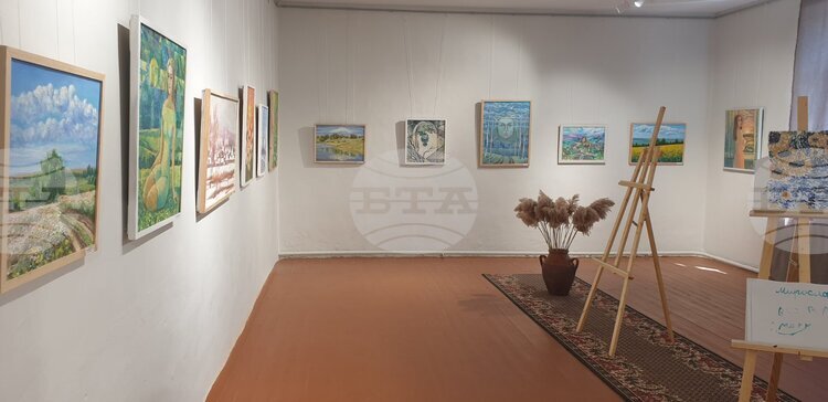 BTA :: Paintings by Moldovan Artist of Bulgarian Descent Exhibited in ...