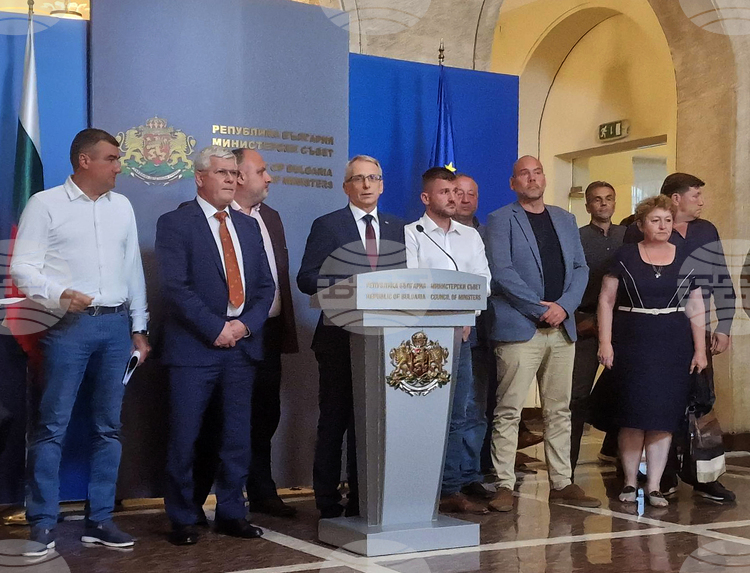 BTA :: PM Denkov: Memorandum Signed with Farmers Reflects Their Demands ...