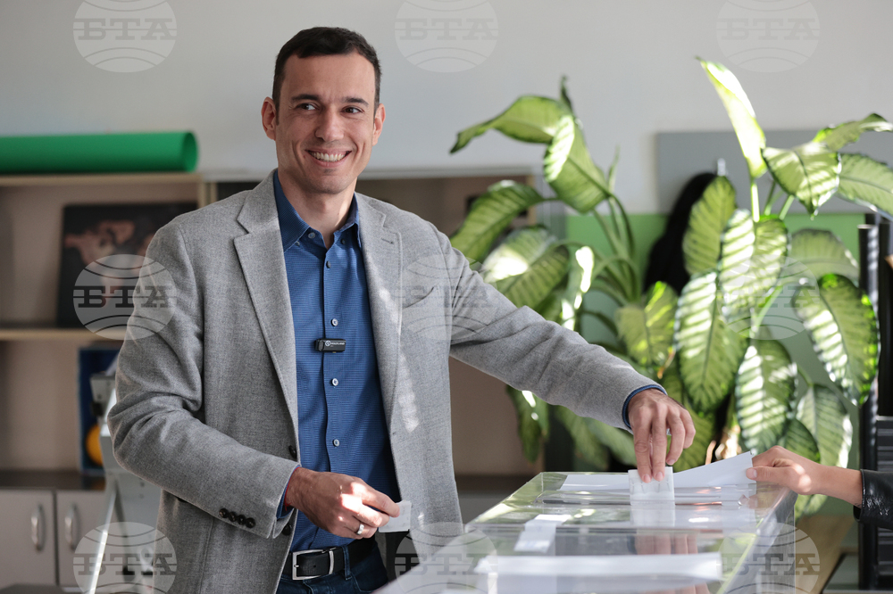 BTA :: Sofia Mayoral Candidate Vassil Terziev Votes in Runoffs