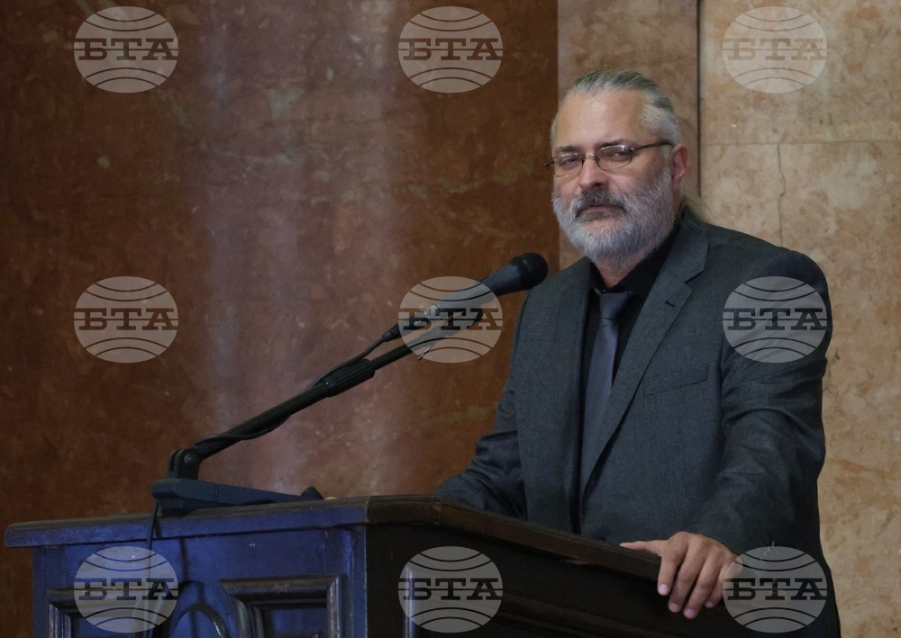 БТА :: Деканът на Факултета по науки за образованието и изкуствата на ...