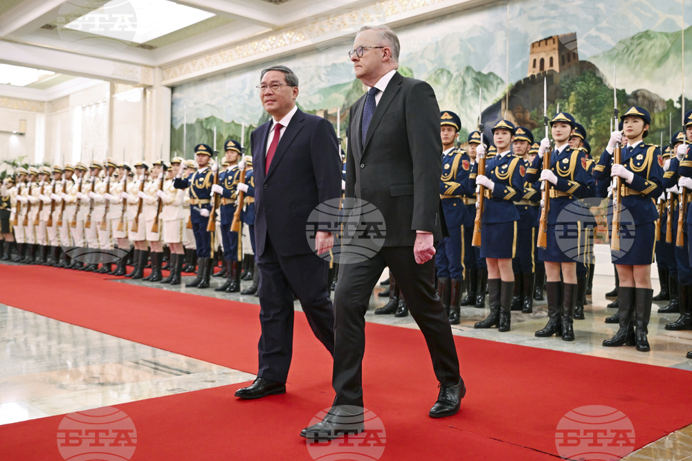 БТА :: При визитата си в Пекин Албанезе призова за свободна и ...