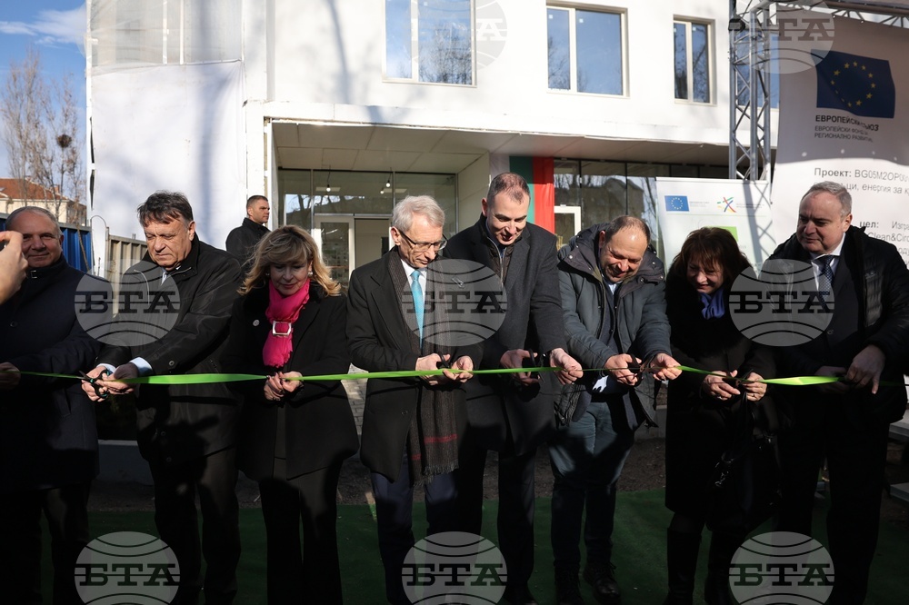 БТА :: Премиерът акад. Николай Денков и ректорът на СУ проф. Георги ...