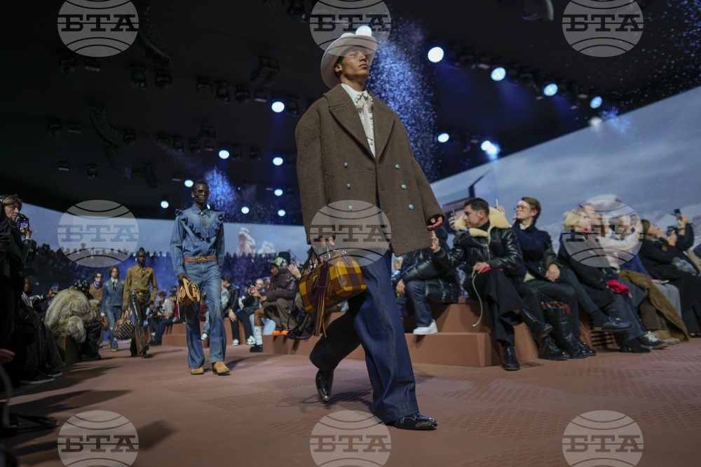 БТА :: Седмица на мъжката мода в Париж заложи на шоуто, но без да поема ...