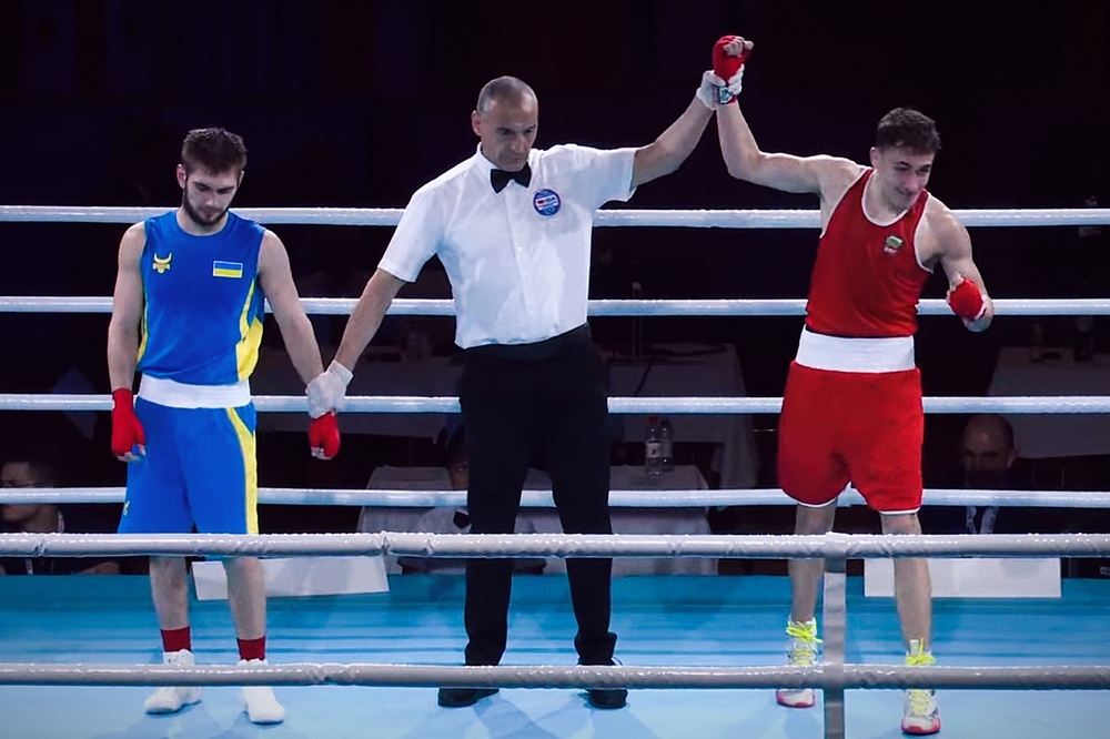 BTA :: Bulgarian Boxer Viktorio Iliev Wins European Youth Boxing ...