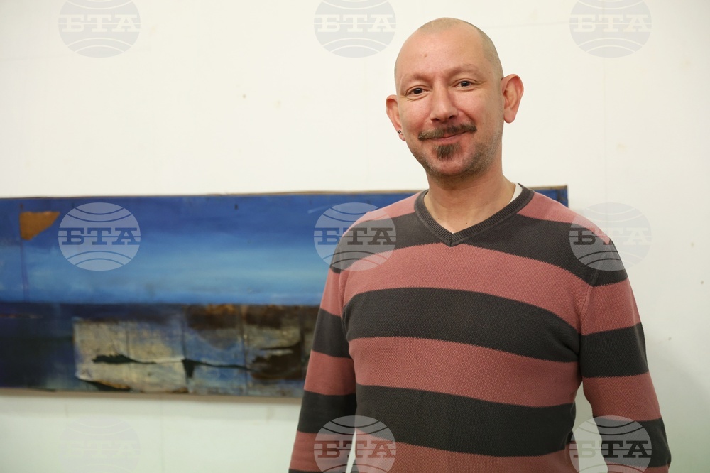 БТА :: Във втората си самостоятелна изложба "Полувечност" Божил Божилов ...