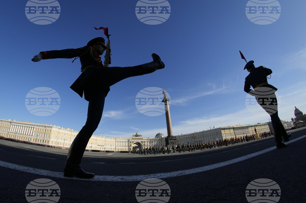 БТА :: В Москва се състоя репетиция на авиационната част от парада за ...