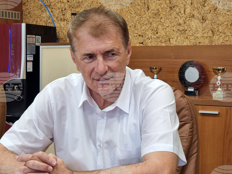 БТА Ректорът на Техническия университет във Варна получи максимална оценка за управлението му