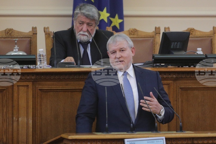 БТА Десети ноември не постави началото на демокрацията но отприщи необратими процеси на