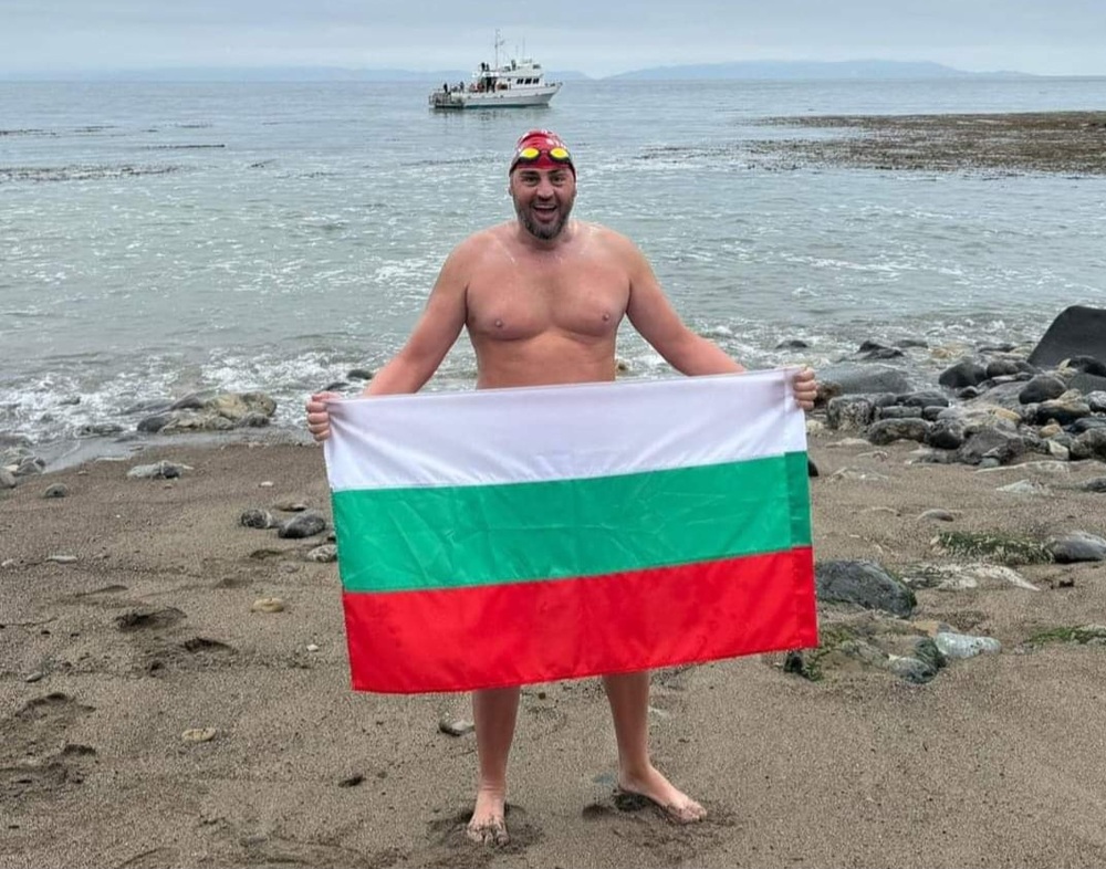 BTA :: Peter Stoychev Becomes 11th Person Worldwide to Swim from ...
