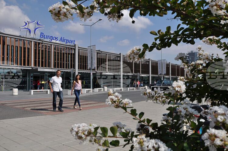 БТА :: Кметът на Поморие иска концесионния договор на бургаското летище ...