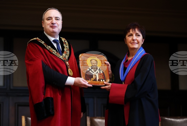 BTA :: Novelist Theodora Dimova Receives Sofia University Grand ...