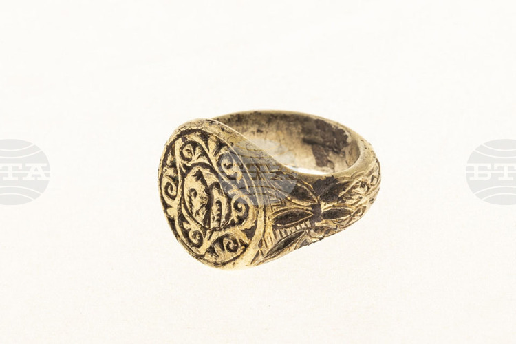 BTA :: Archaeologists Find Medieval Silver Ring with Gold Plating at ...