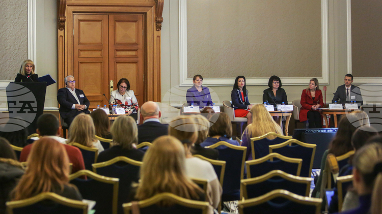 BTA :: One in Four Bulgarian Children Is of Labour Migrants