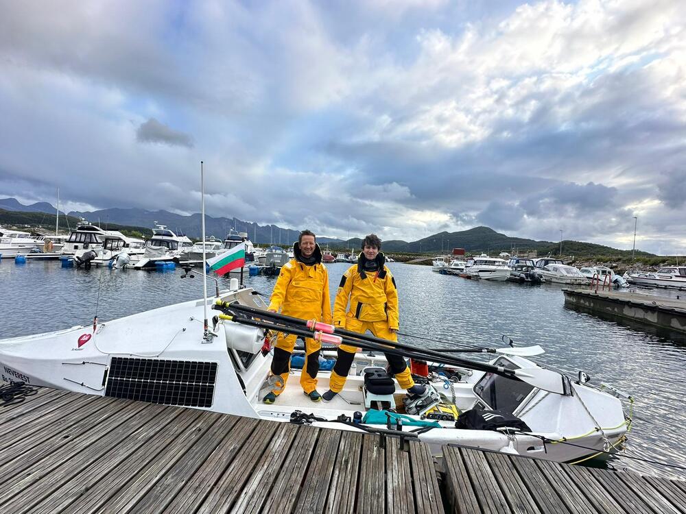 BTA :: Bulgarian Rowers Stefan and Maxim Ivanov Cross Arctic Ocean ...
