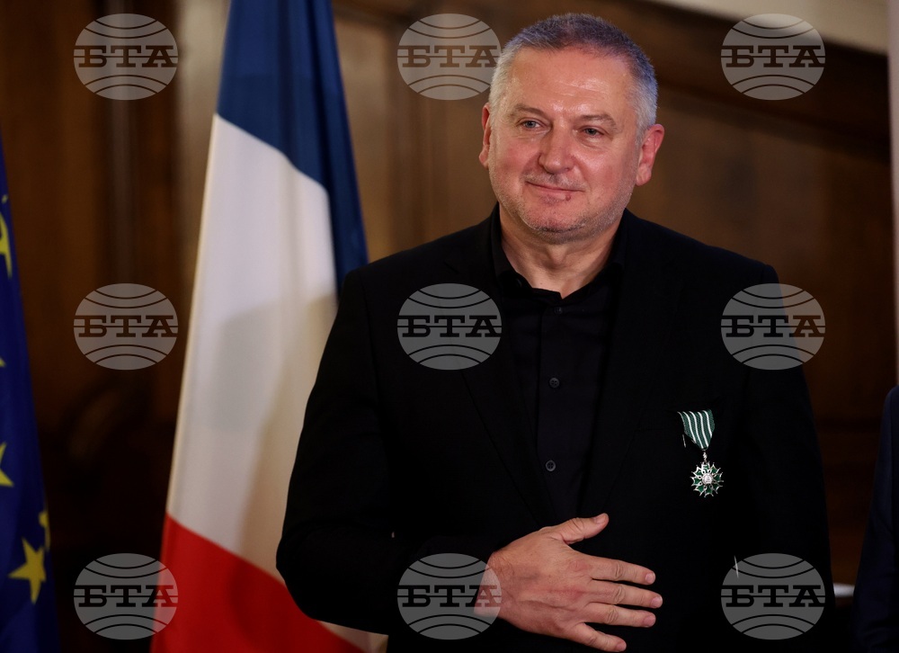 BTA :: Bulgarian Writer Georgi Gospodinov Awarded Chevalier de l'Ordre ...